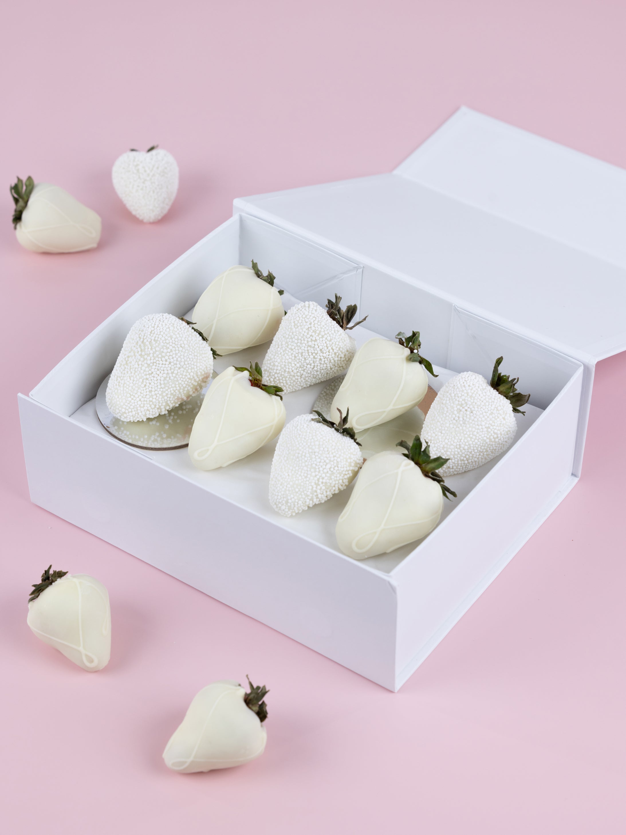Strawberries and Co. Signature Pearl White Strawberry Box | Edible Art