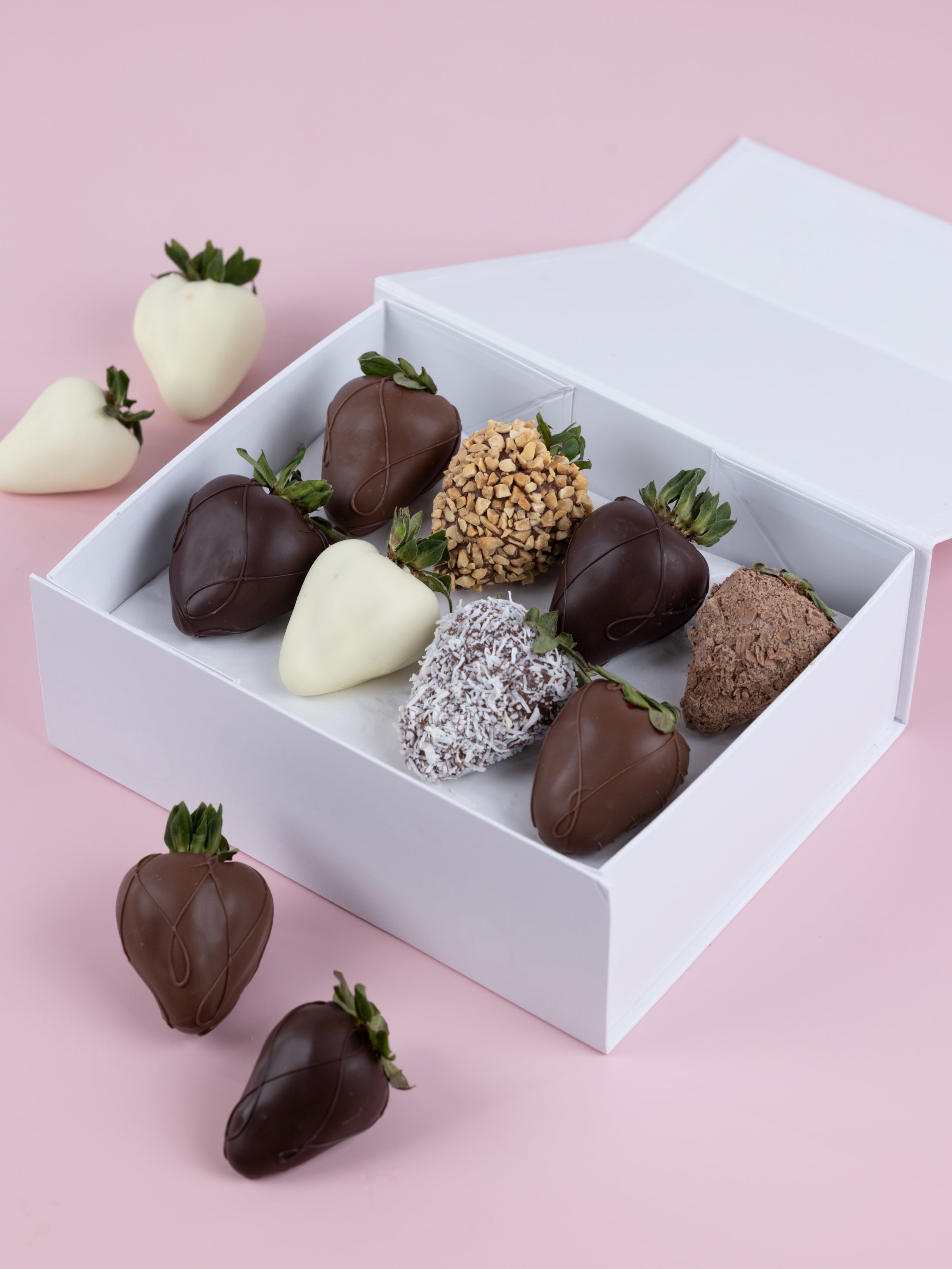 Strawberries and Co. - Signature Classic Strawberry Box | Edible Art